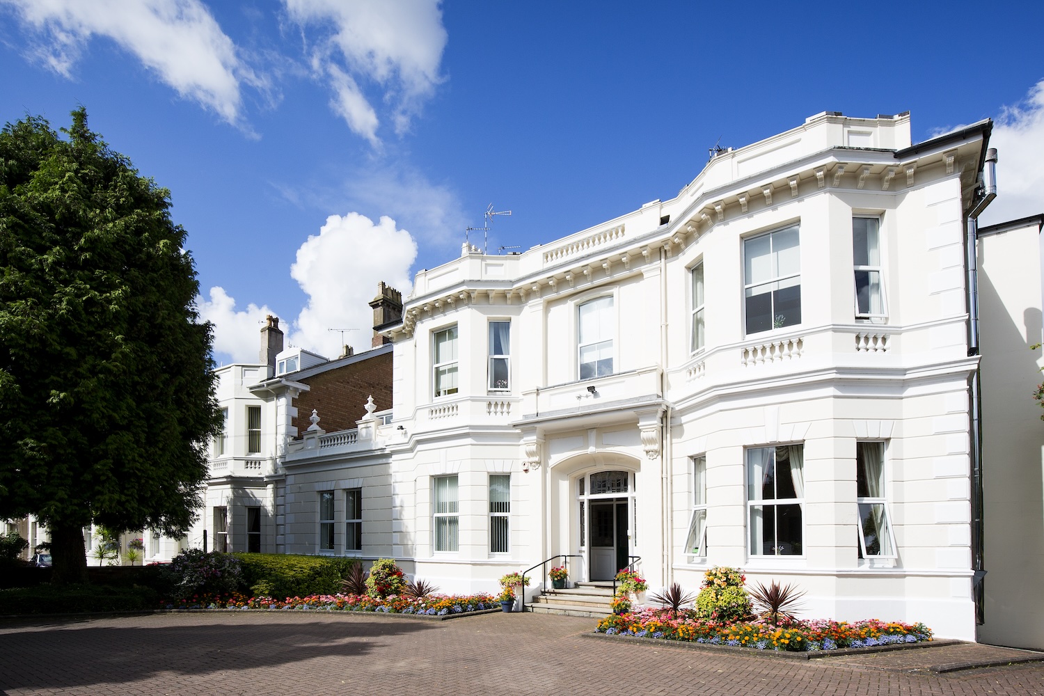 Contact James Hirons Care Home Leamington Spa